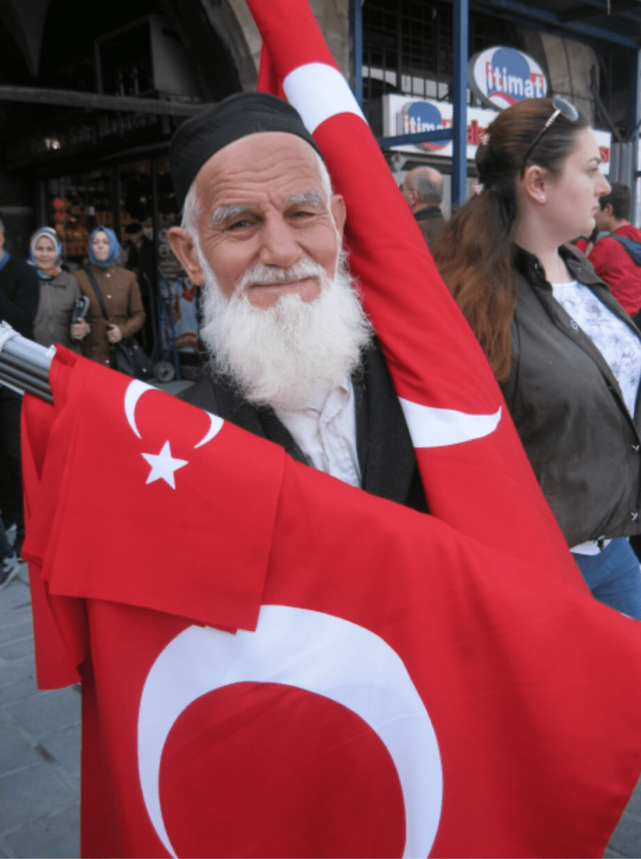 Author Lisa Morrow shares her love of Istanbul Blog | TripFiction
