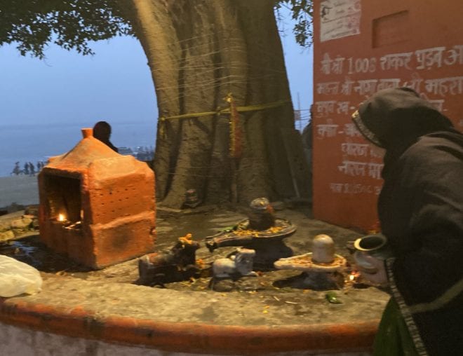 Talking Location With… Ken Langer – VARANASI Blog | TripFiction